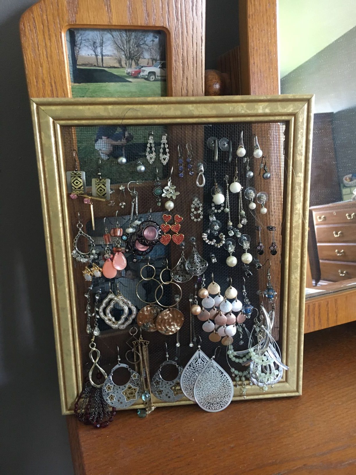 DIY Earring Holder Frame » Cathartic Crafting