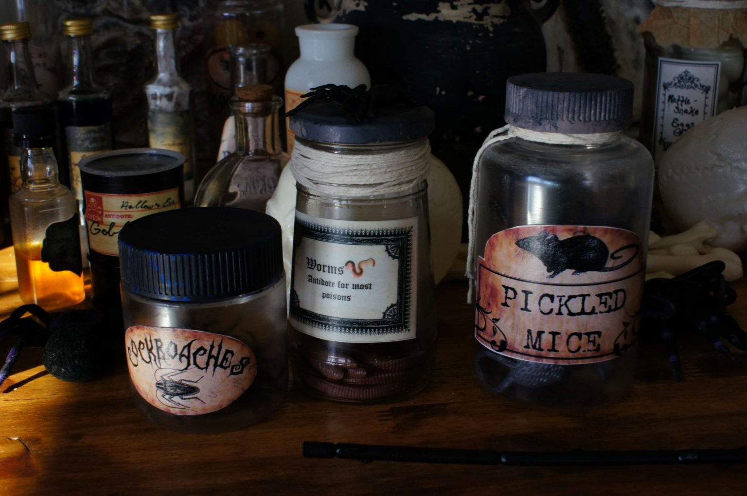 How to Make the Best Halloween Apothecary Jars » Cathartic Crafting
