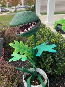DIY Man Eating Plant for Your Halloween Decor » Cathartic Crafting